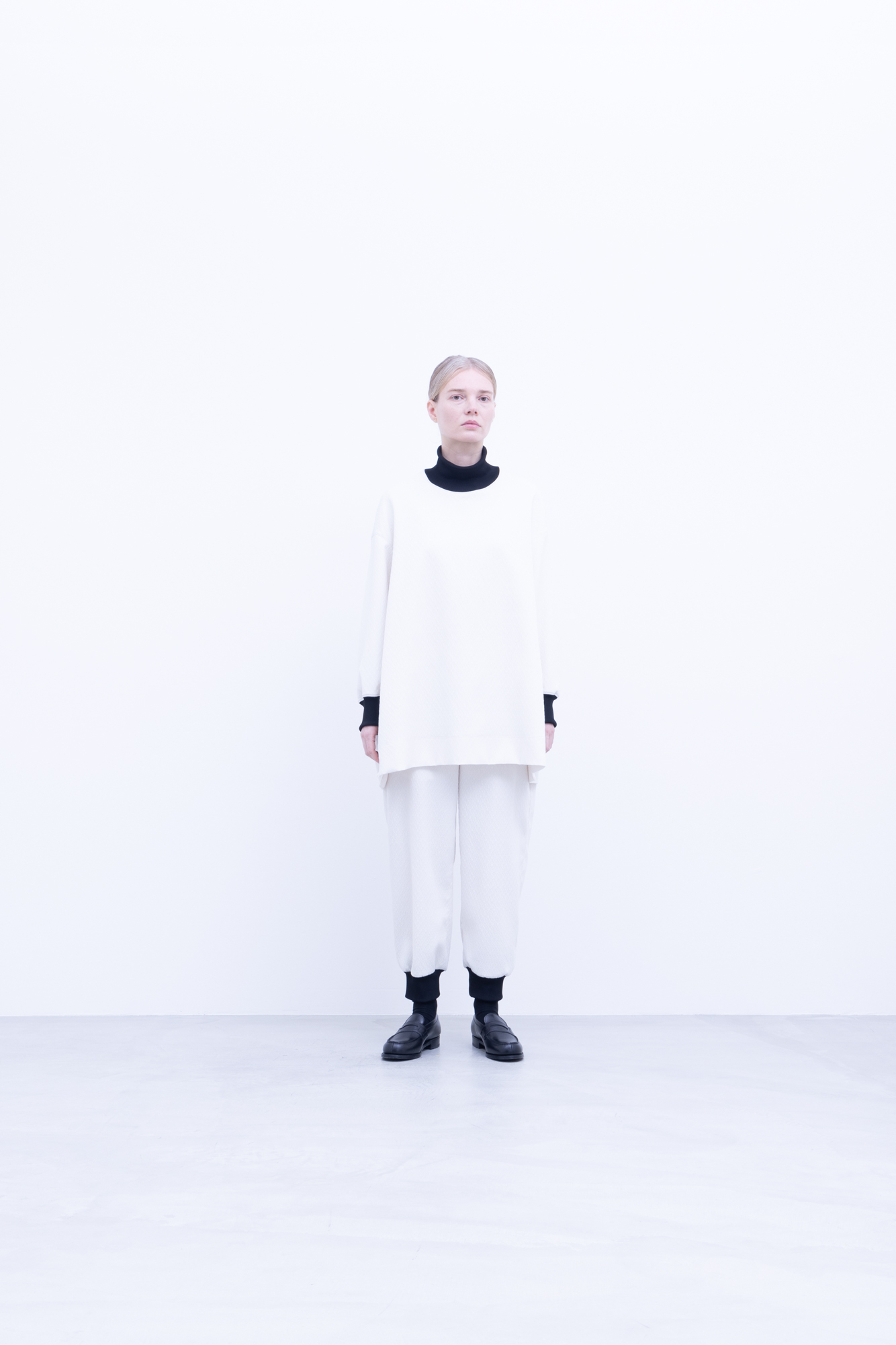 No. 033 | 2024 AW womens / Model H=164cm | Look | NO CONTROL AIR